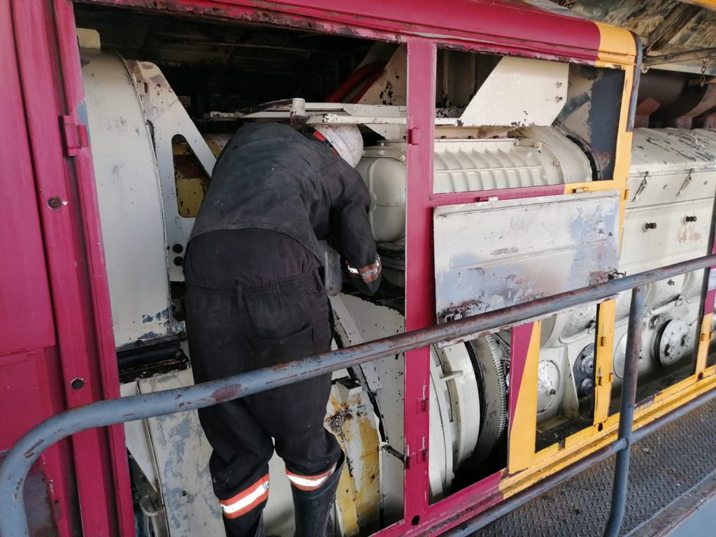 Heavy Industrial Machine Cleaning (Trains) - X-treme Cleaning Solutions